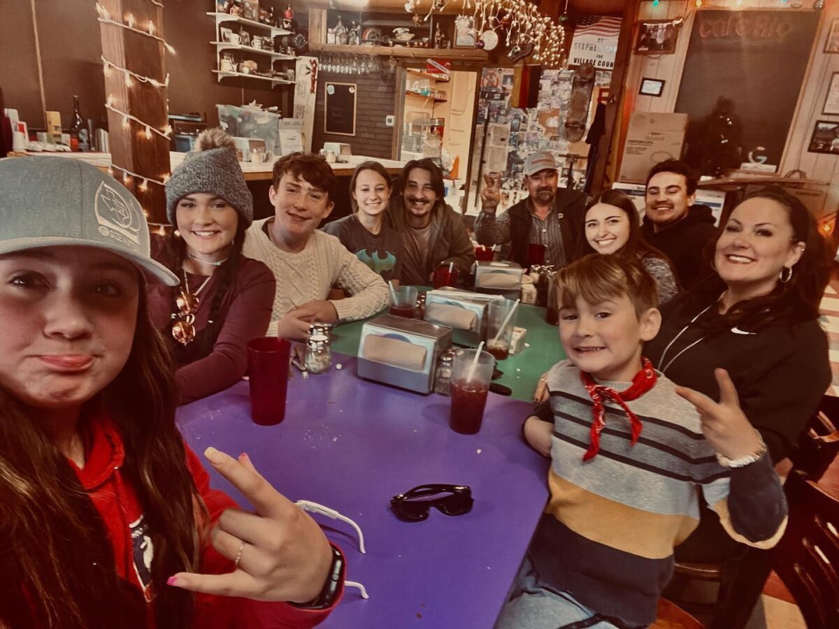 Rachelle Davis – Jesus Loving Wife, Mom, Boss